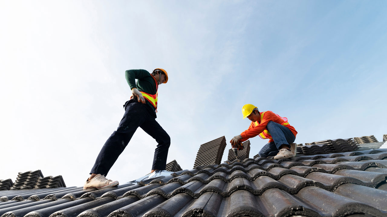 What Is the Best Time of Year to Install a Roof? - LOA Construction